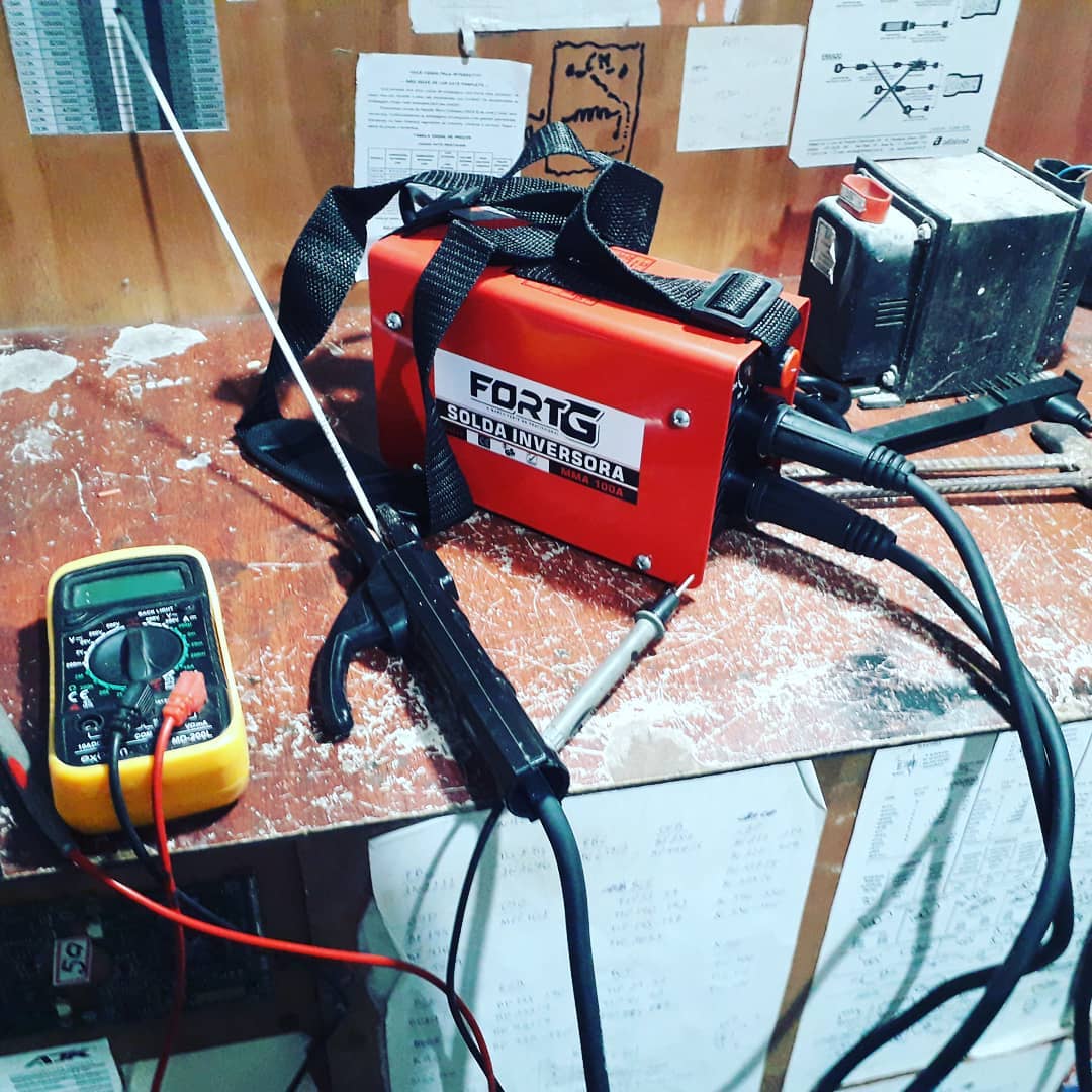 ** EP Auto Elétrica: Máquina de solda inversora FortG modelo MMA 100A.