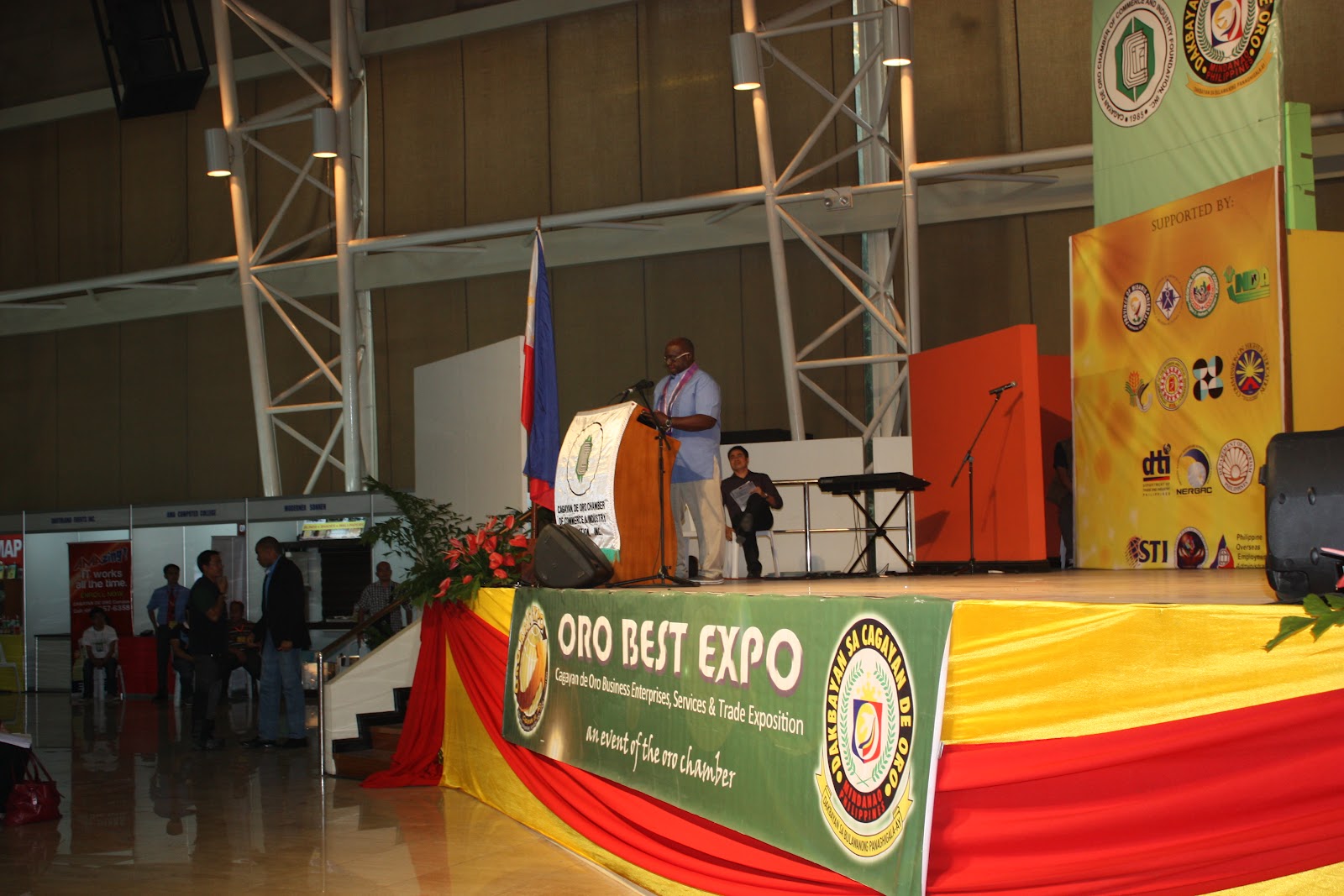 US AMB. HARRY K. THOMAS, JR. AT THE ORO BEST EXPO – Elmer Francisco