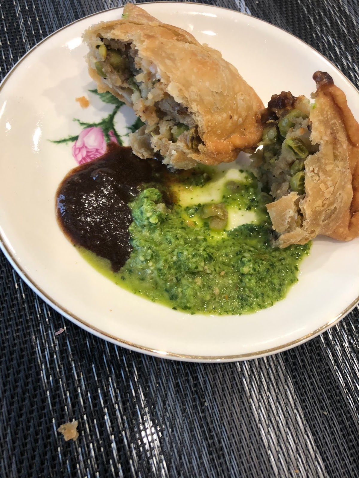 My Favorite Recipes Collection: Samosas: Stuffed with Potatoes and Peas