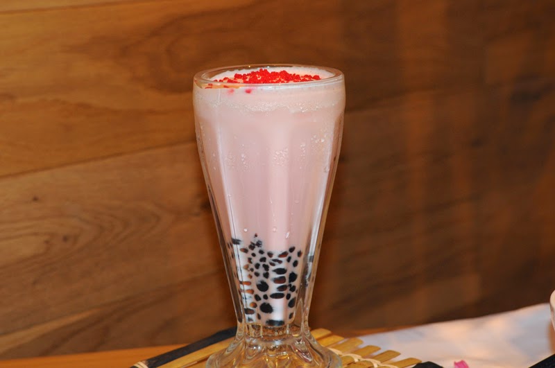 SAKURA SEASON AT TOKYO BUBBLE TEA! - Rochelle Rivera