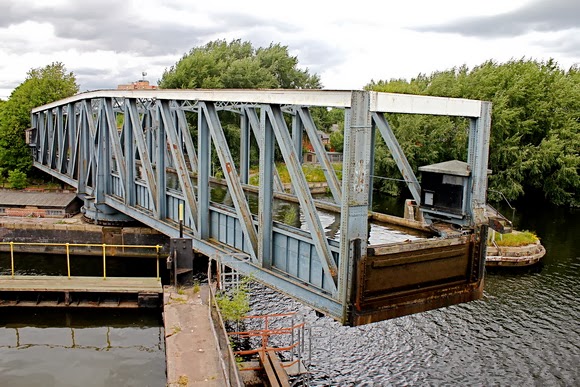 THE WORLD GEOGRAPHY: 10 Spectacular Movable Bridges