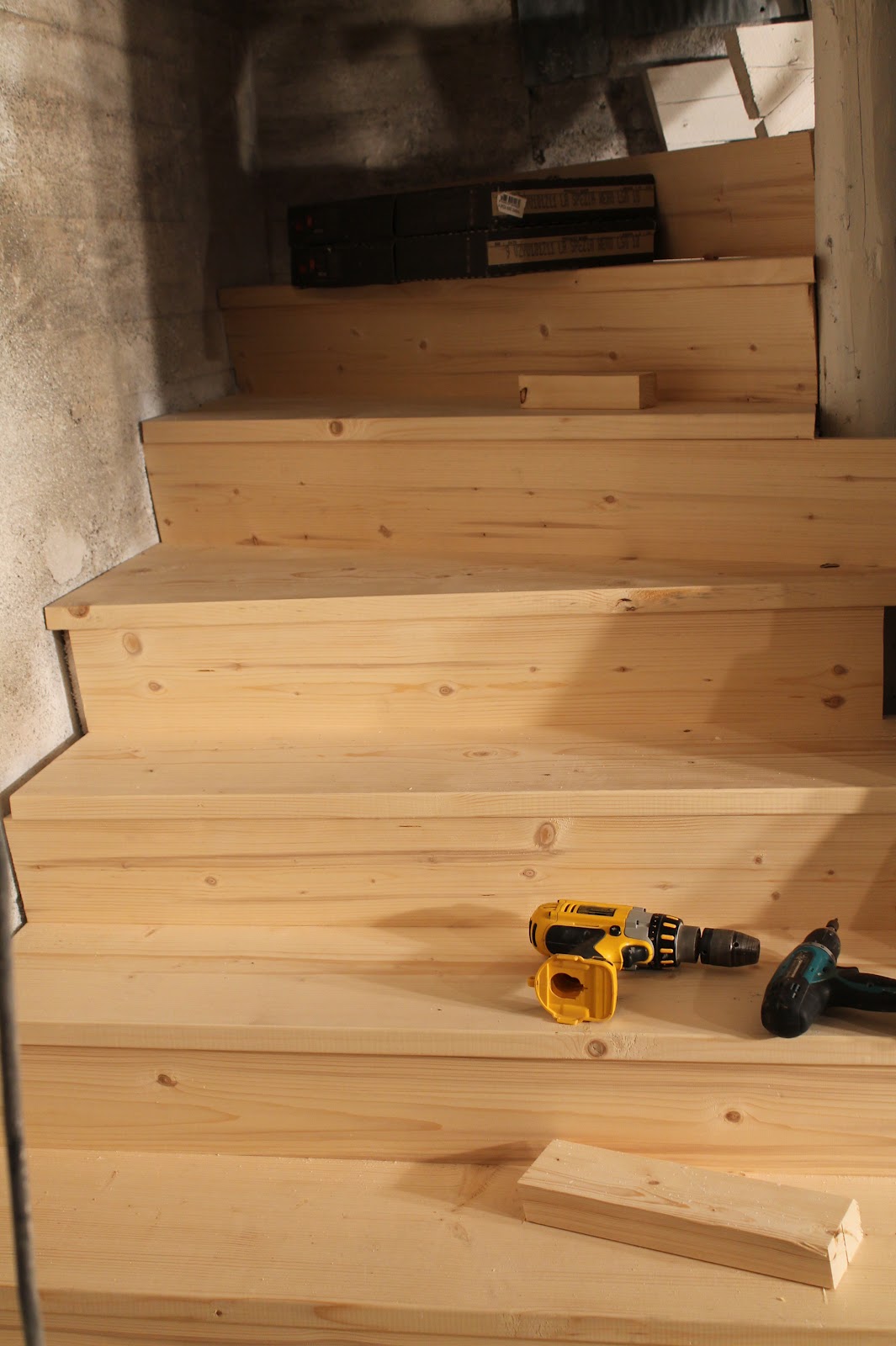 Ullakon Hilma: kellarin portaat