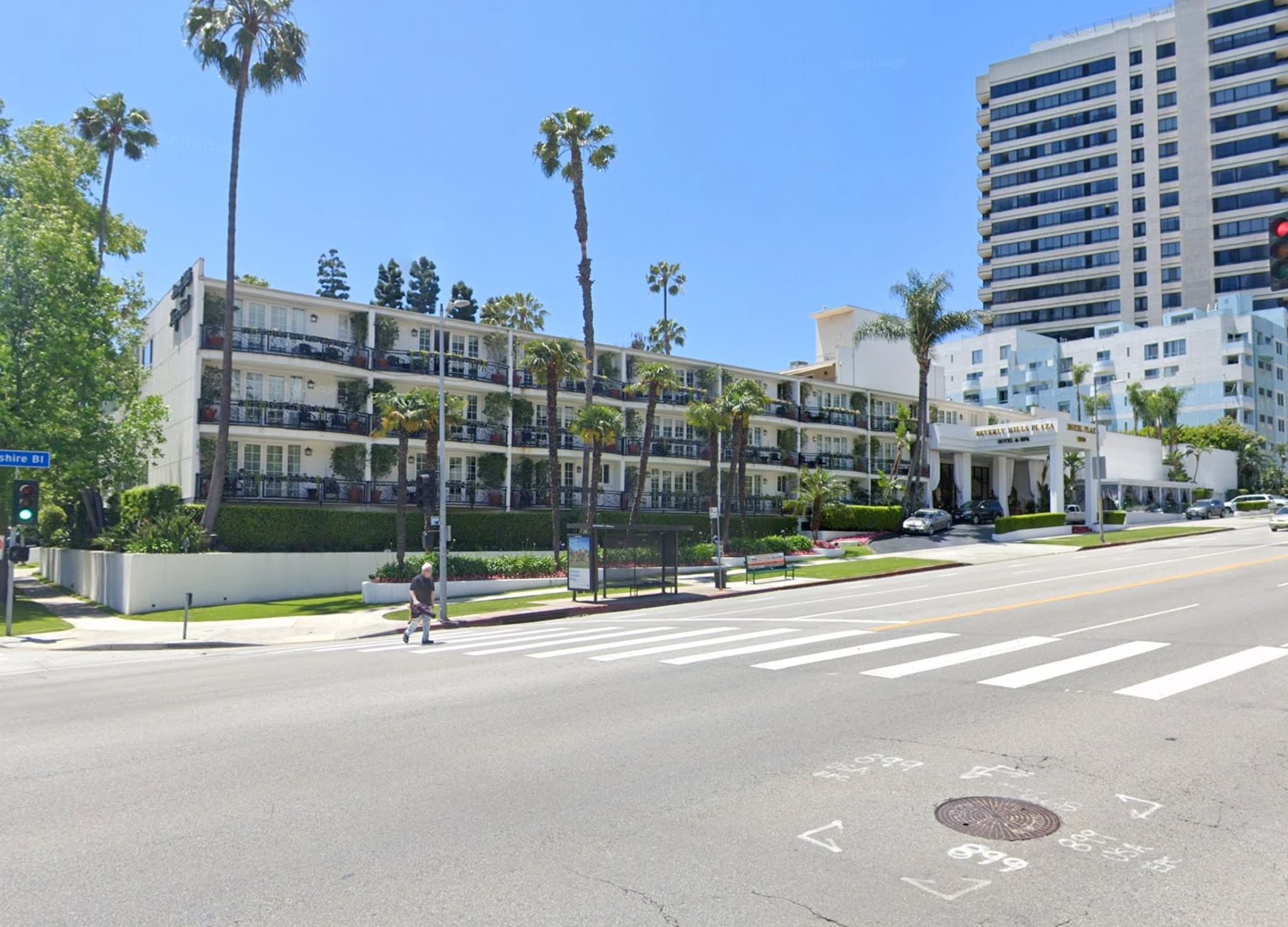 The Comstock Hotel On Wilshire Blvd