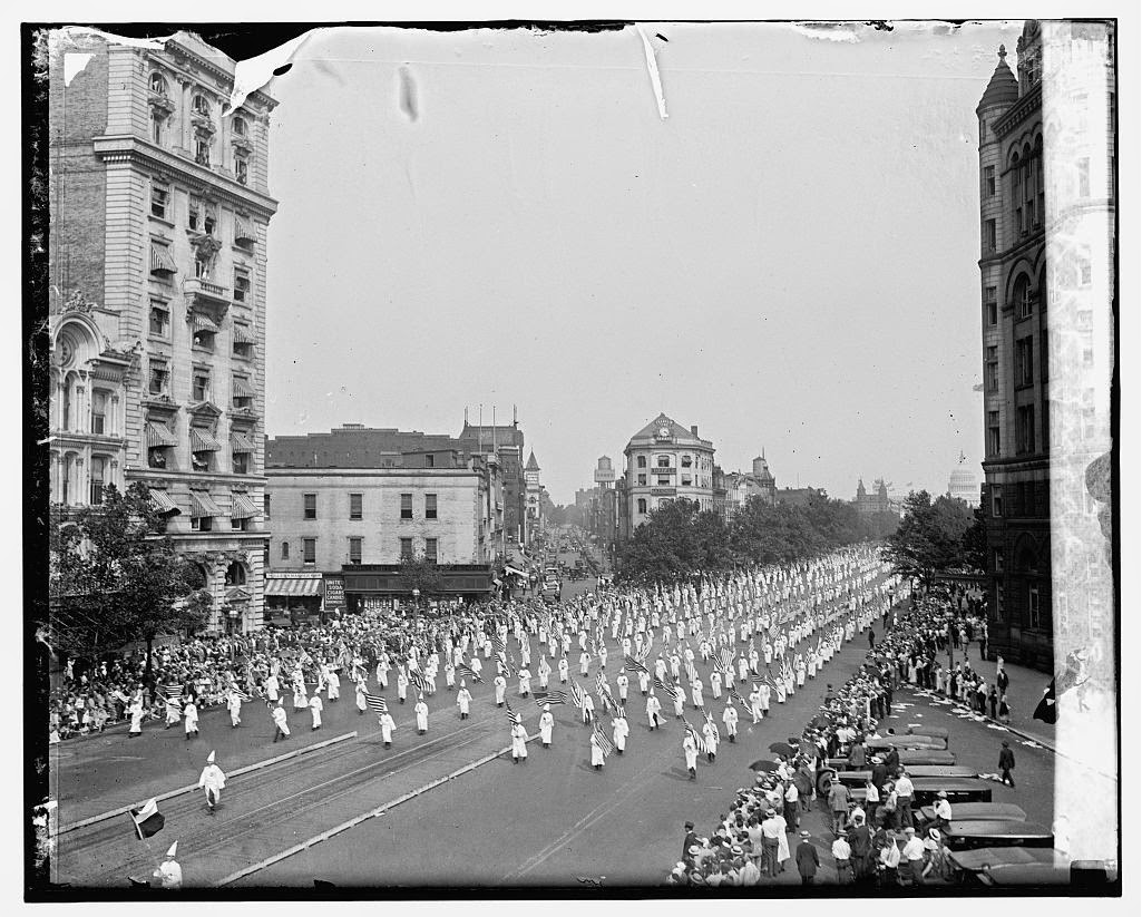 Museo LoPiù: Amazing monochrome old shots (1.02)