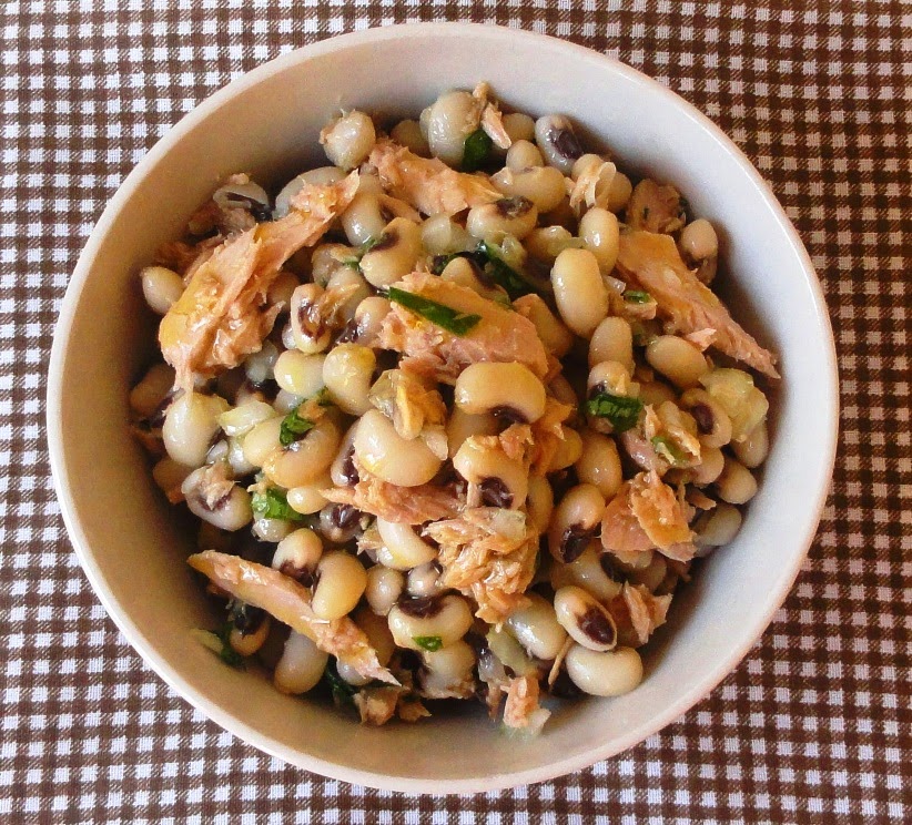 Salada de feijão frade e atum