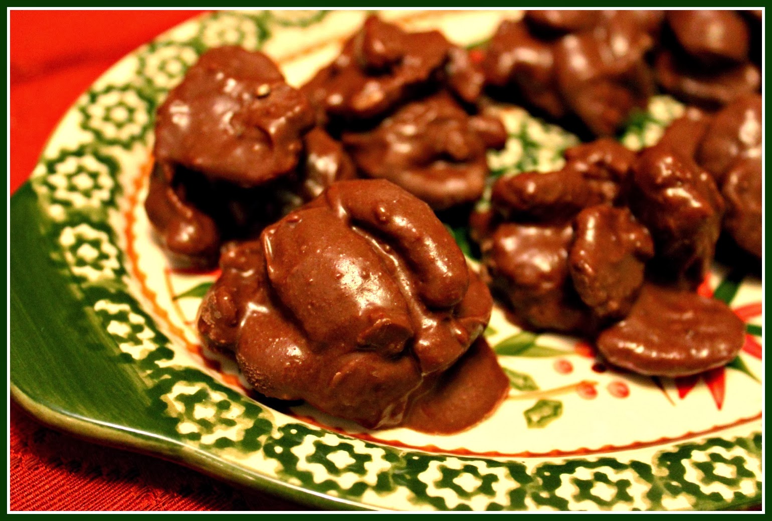 Sweet Tea and Cornbread: Slow Cooker Chocolate Pecan Clusters!