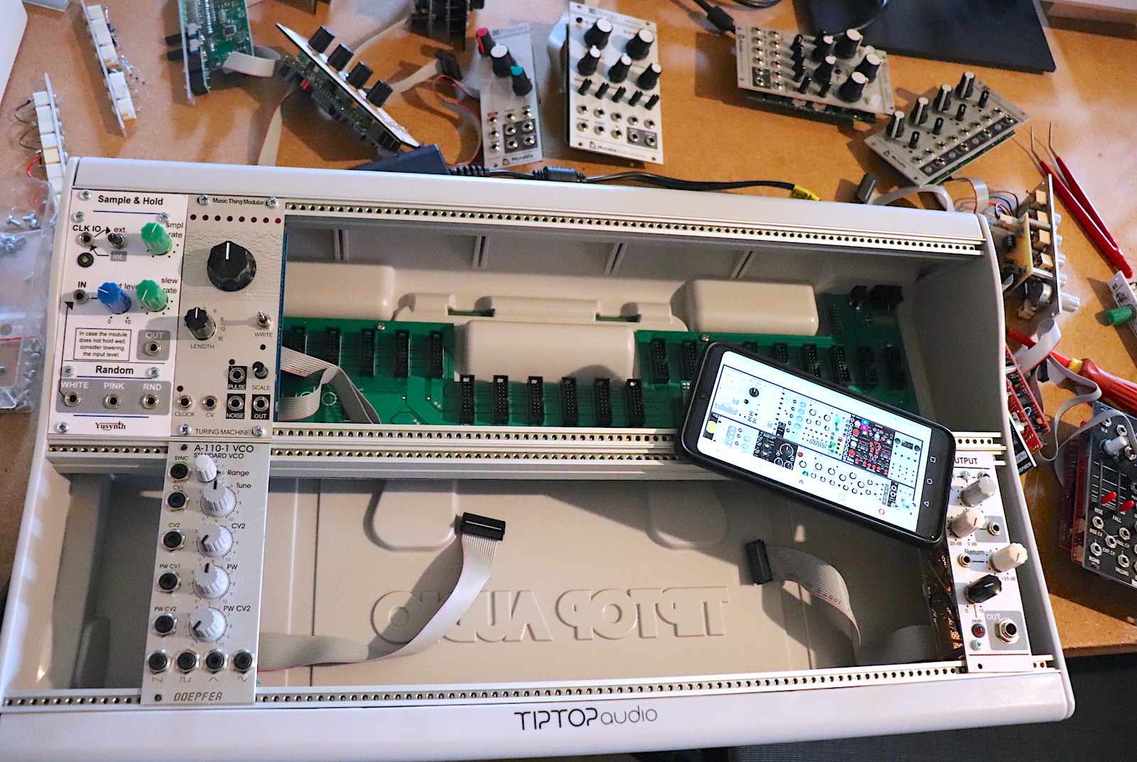 Growing your modular synthesizer for dummies