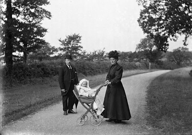 Simple Life in the Early 20th Century Through Amazing Found Photos ...