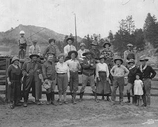 Elizabeth Victoria Wallace: Rare Photo of the North Side Gang Leader ...