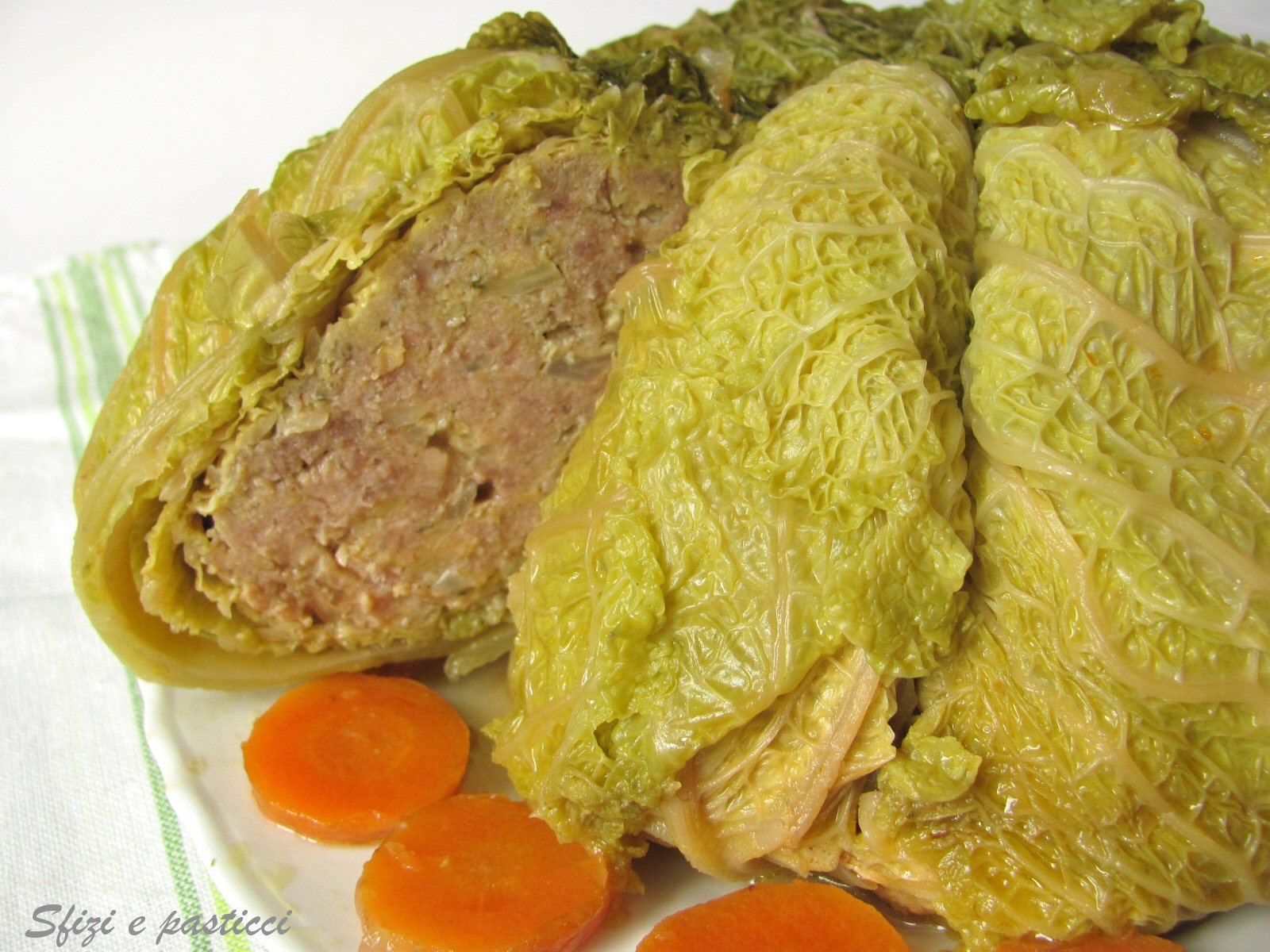 Sfizi e pasticci: Verza ripiena