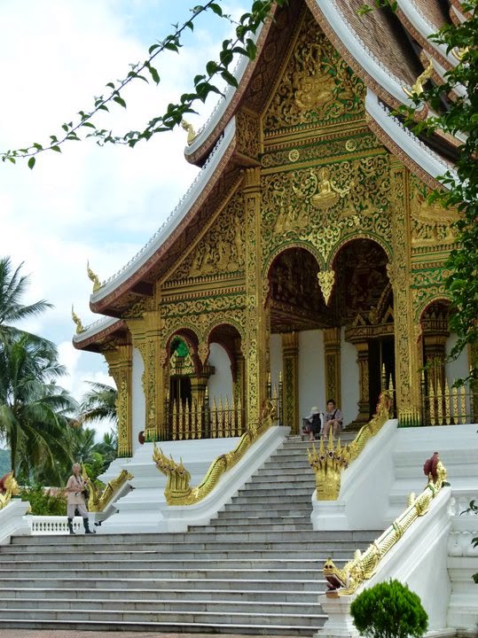 Travel - Posh Backpacking around South East Asia - Roses and Rolltops