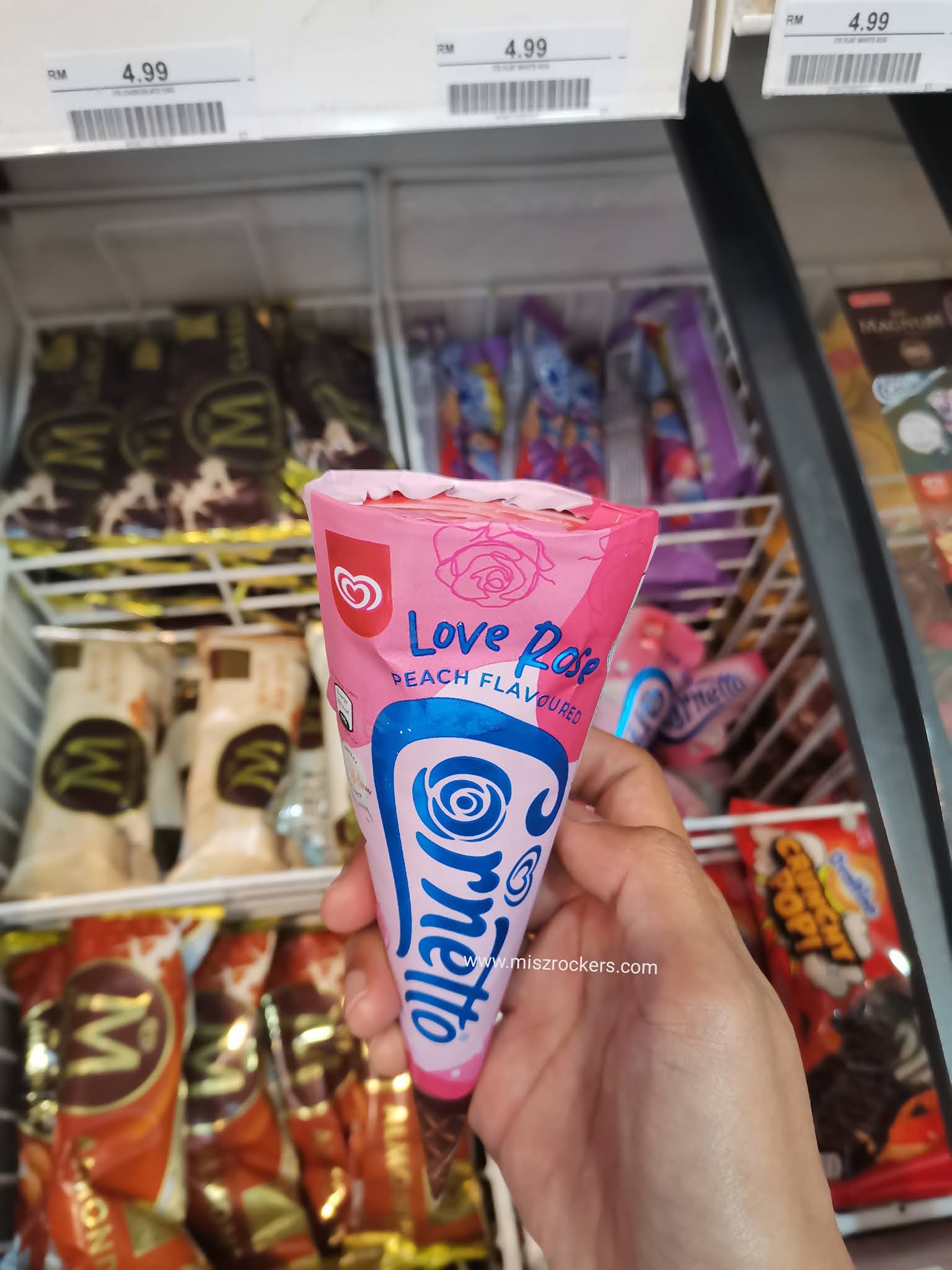 AISKRIM WALL'S CORNETTO LOVE ROSE PEACH FLAVOUR | Ceritera Si Gadis Biru