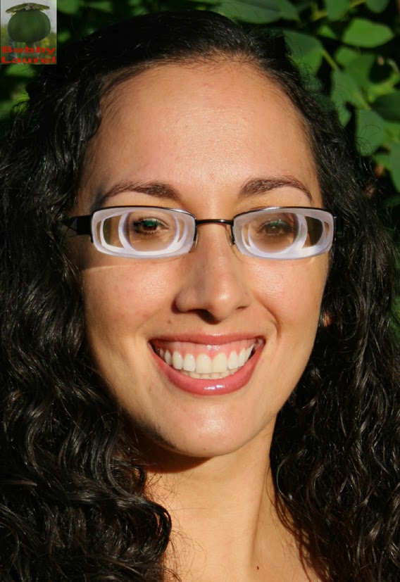 Glasses stories and morphs: Bespectacled beauty