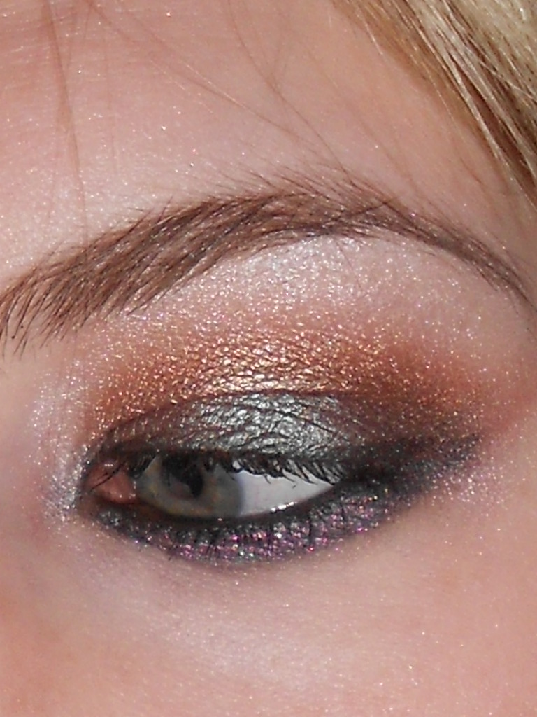 All Day I Dream Of Makeup: Kelly Clarkson "Stronger (What doesn't kill ...