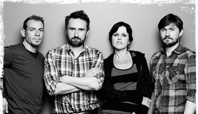 Secuencia Inicial: THE CRANBERRIES - ROSES (2012)
