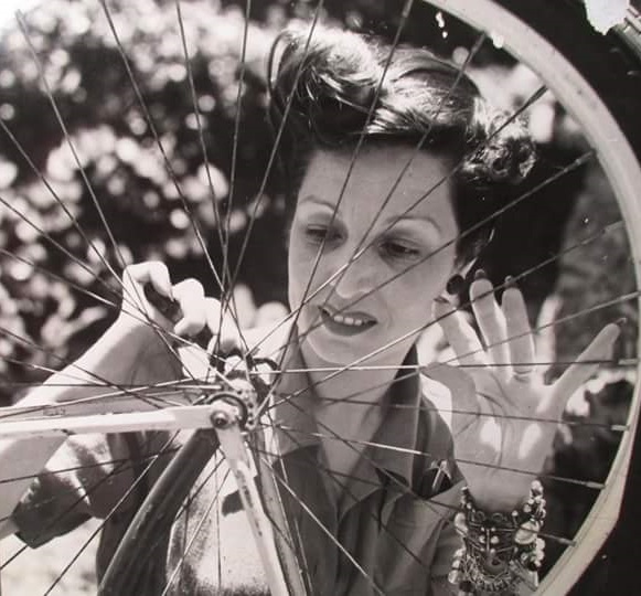 Adalgisa Nery - entre as letras e a política | Templo Cultural Delfos