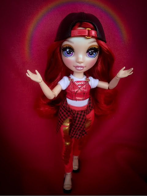 Nukkebuumi: Rainbow High Ruby Anderson
