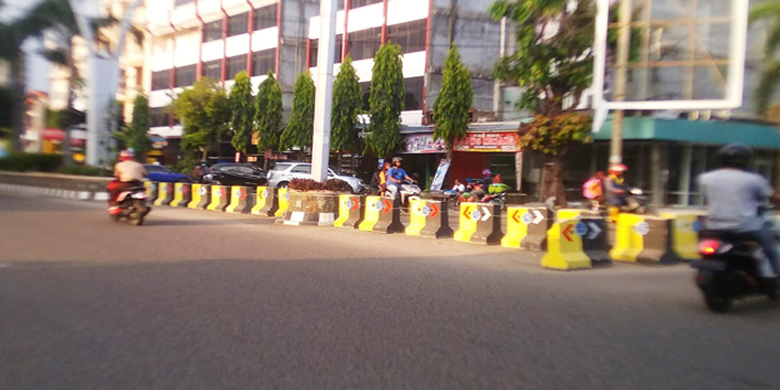 Jalur Keluar Jalan Ramai Bireuen Diperuntukan Lintasan Sepeda Motor ...