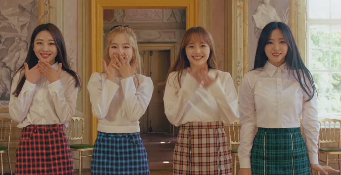 今月の少女/LOONAの3番目のユニットyyxy、デビュー曲「Love4eva」ミュージックビデオ公開…4人の魅力があふれるキュートなポップ ...