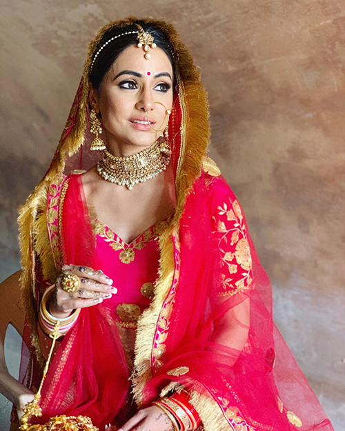 Hina Khan Looks Gorgeous In Bridal Avatar See The Photos From
