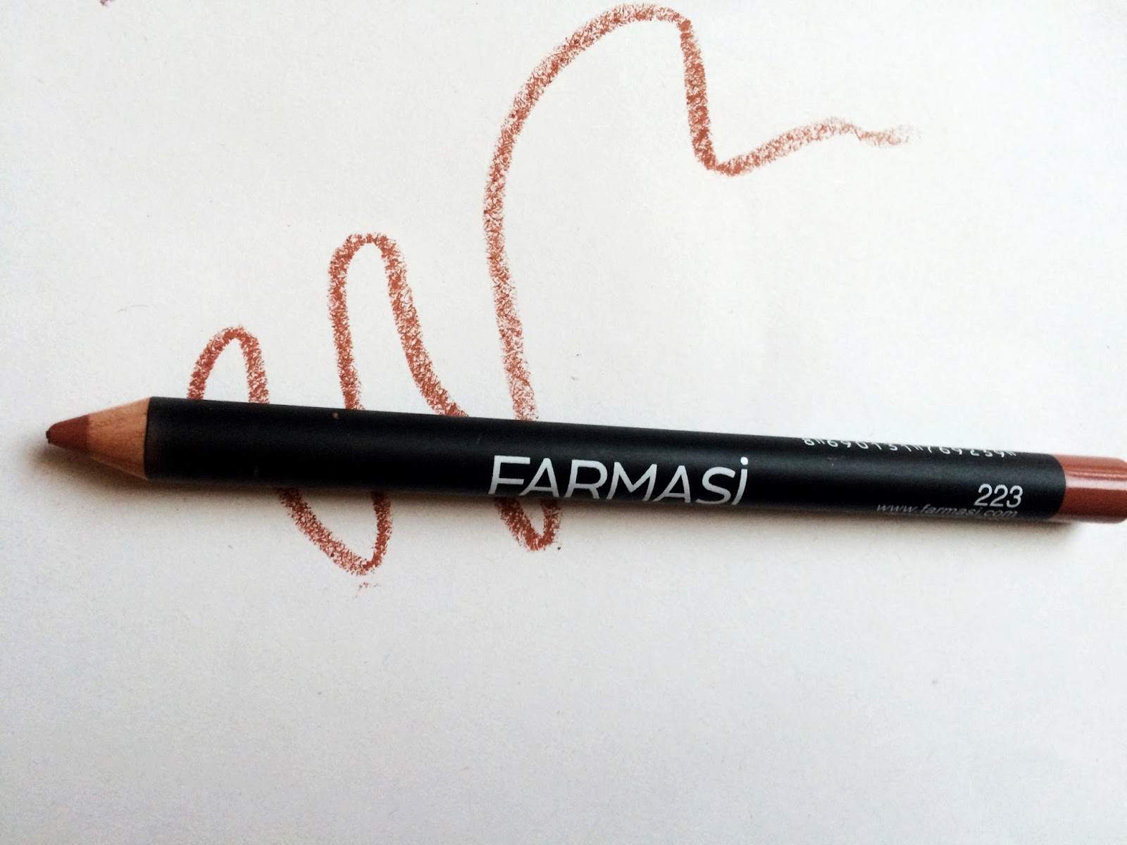 SSForeverMakeup1: Farmasi lip pencils