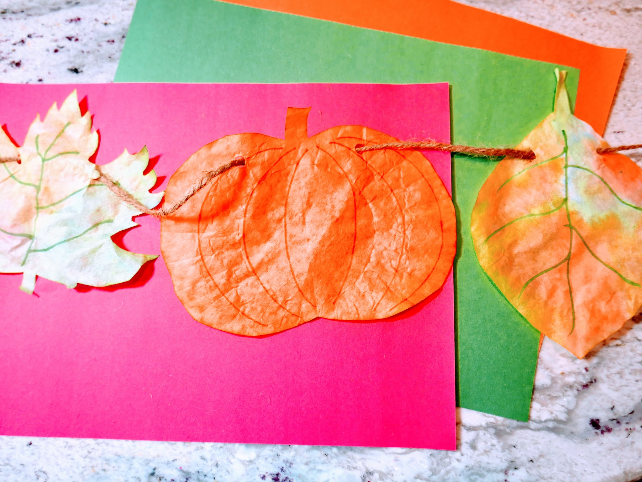 Super Cute Autumn Garland Decoration for Kids to Make