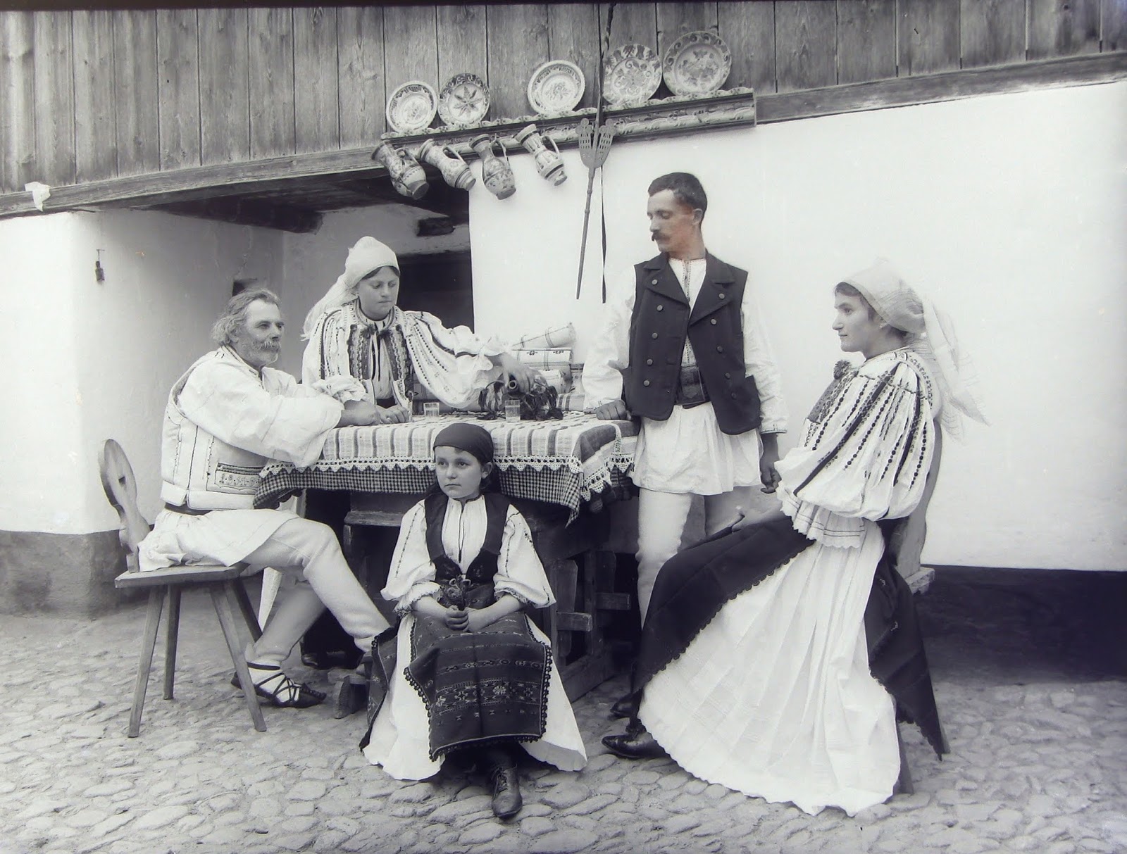 Telegraful Român: Portul popular românesc din Mărginimea Sibiului ...