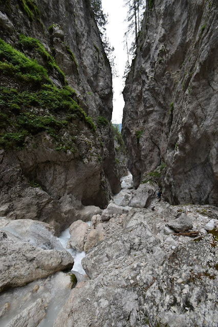 Rifugio Capanna degli alpini e cascata delle Pile: escursione da Calalzo