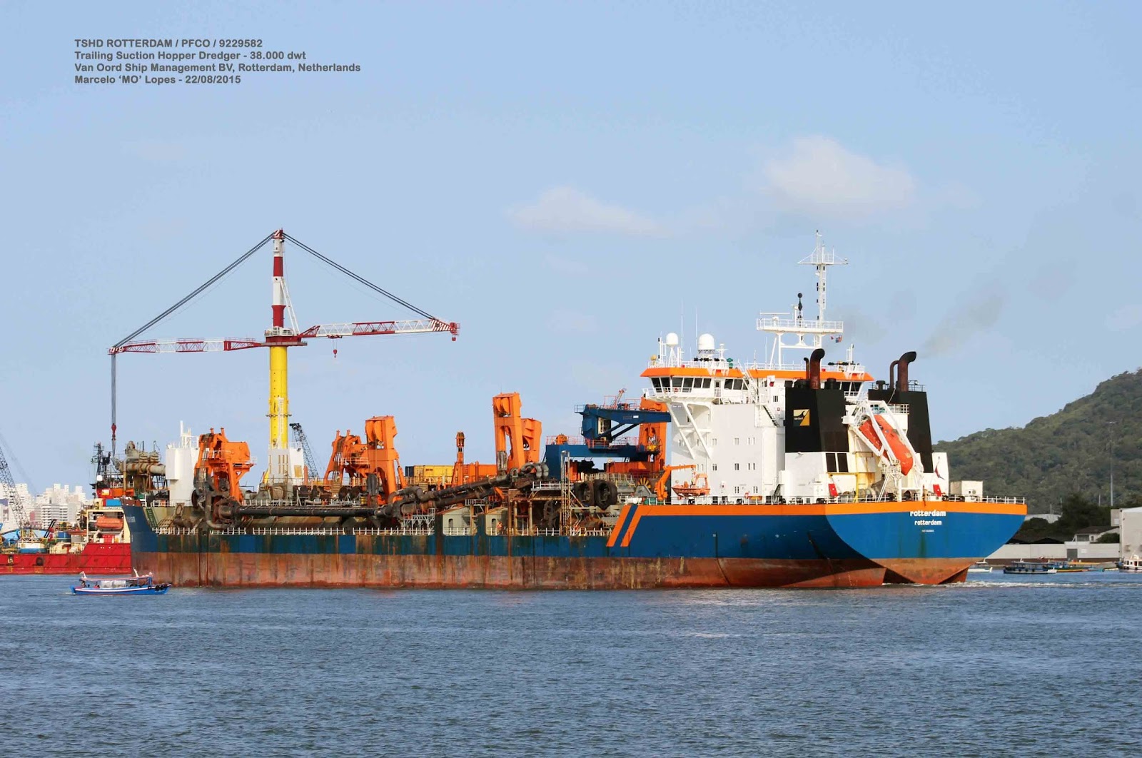 Santos Shiplovers: TSHD Rotterdam / PFCO - Em operação de dragagem
