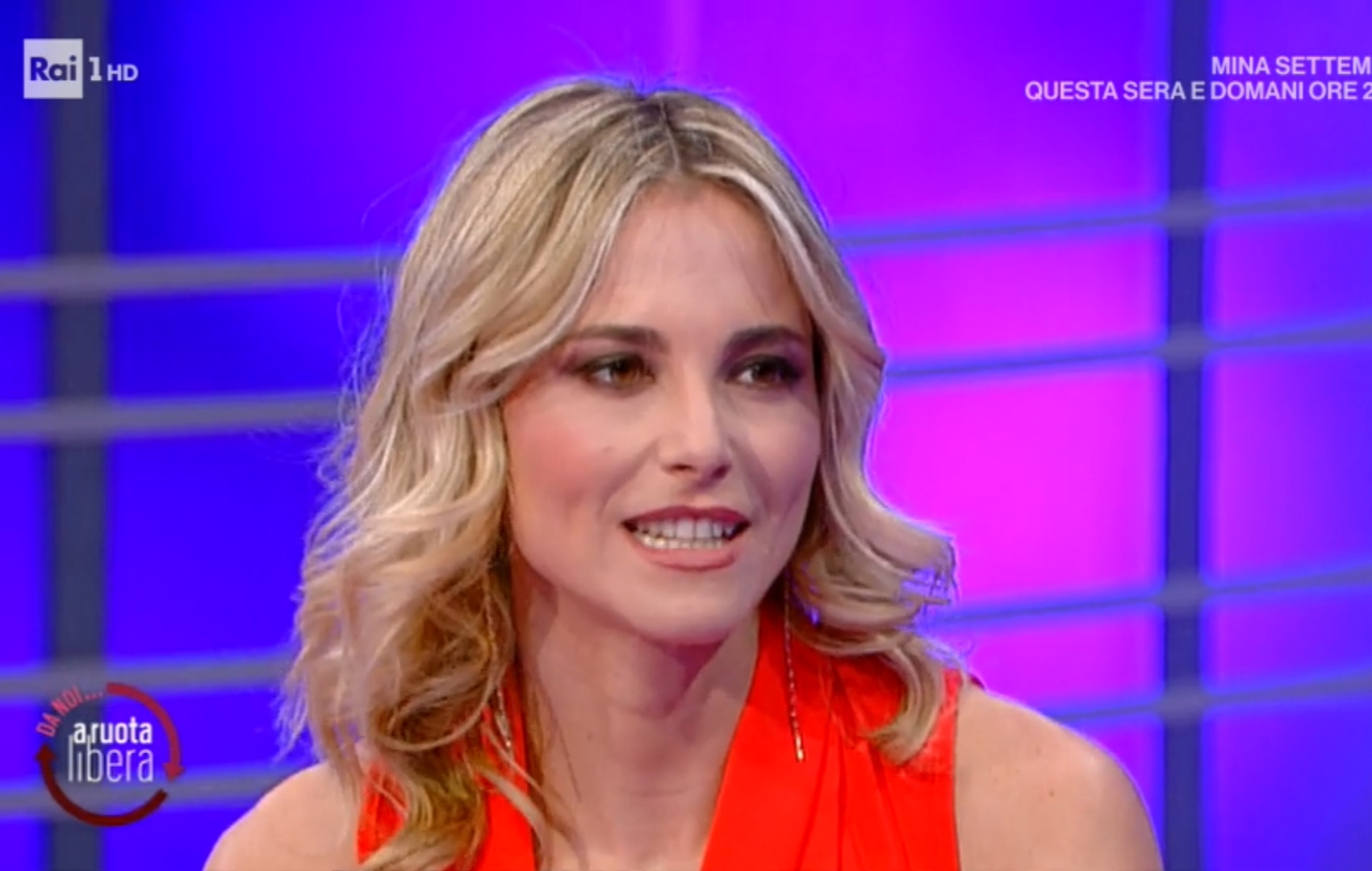 Conduttrici TV : Francesca Fialdini con colori verde Smeraldo! 3-1-2021