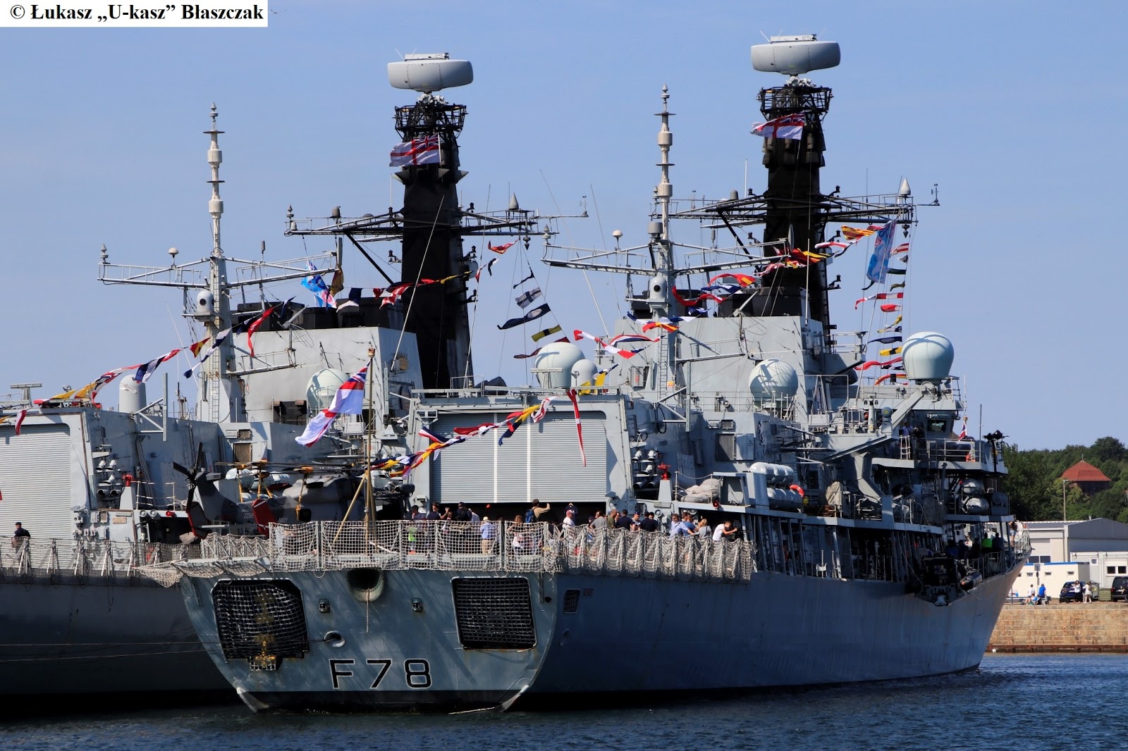 W obiektywie shipspottera czyli z migawką nad portową sadzawką: Z cyklu ...