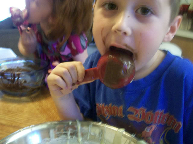 Full Bellies, Happy Kids: Bolo Marmore - Marble Cake Full Bellies, Happy Kids: Bolo Marmore - Marble Cake