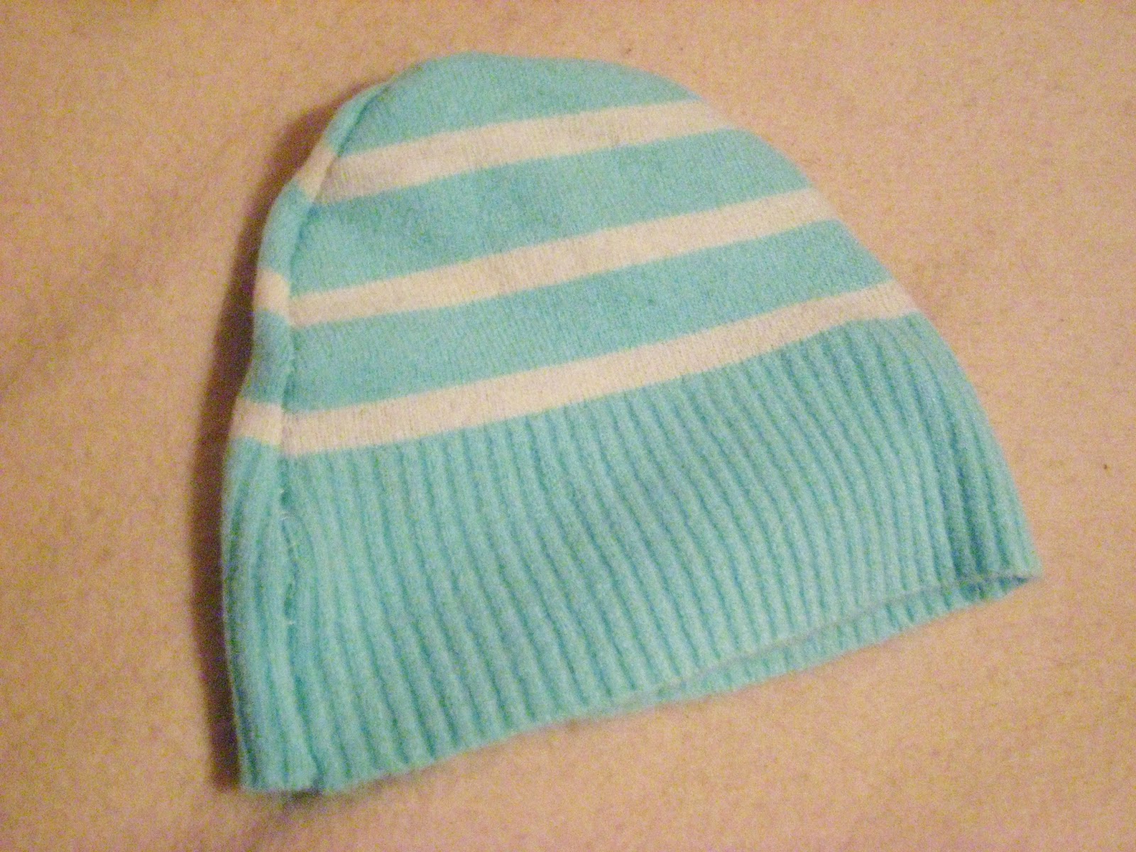 milk & amber: Homemade Gifts: Upcycled Sweater Hat