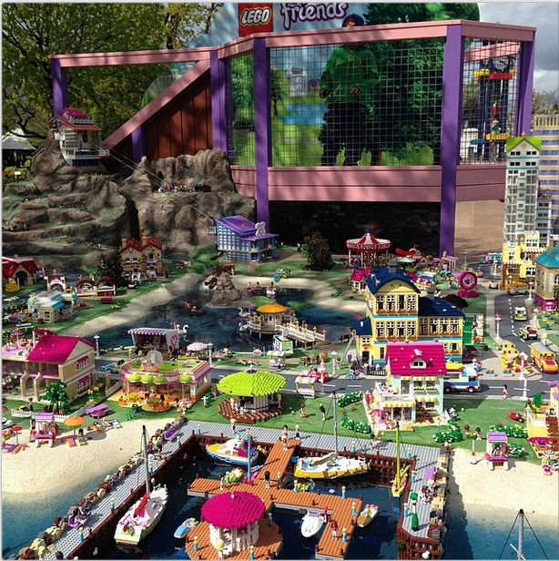 Heartlake Times: Friends display at Legoland Billund