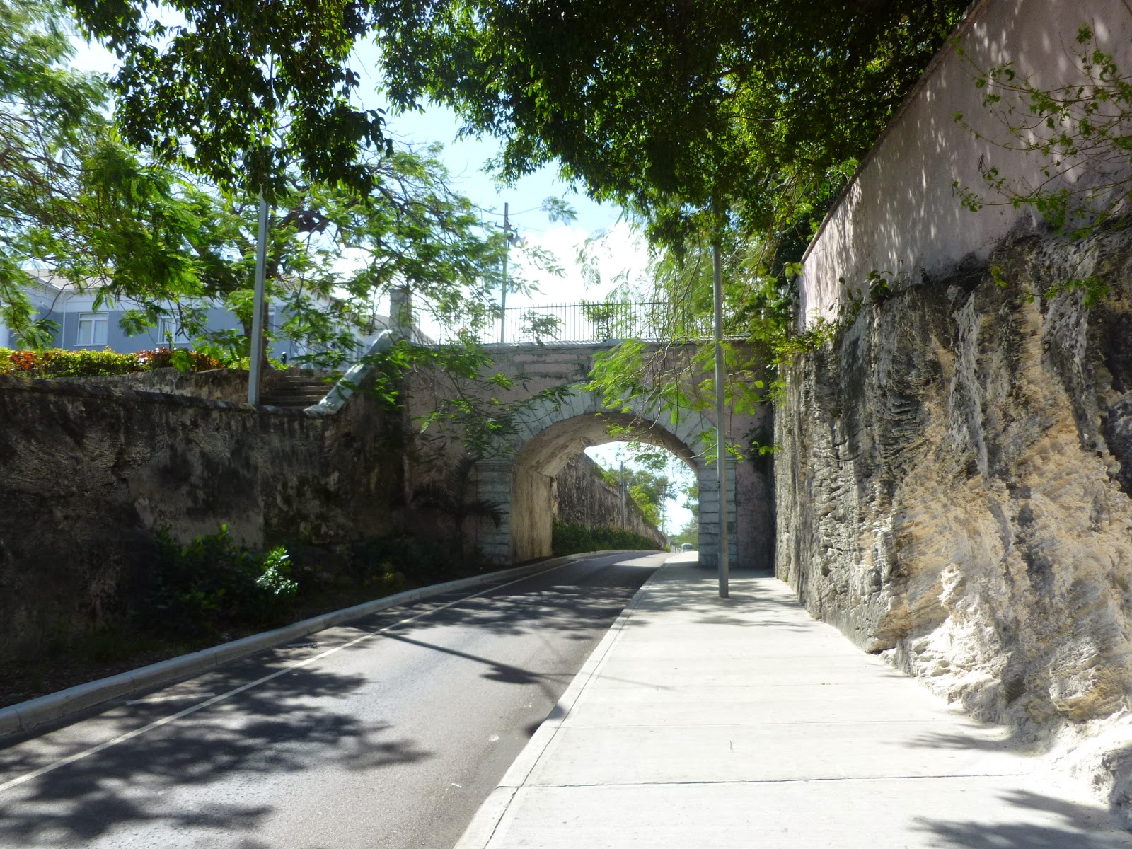 Photo-ops: Philatelic Photograph: Gregory Arch - Nassau, Bahamas