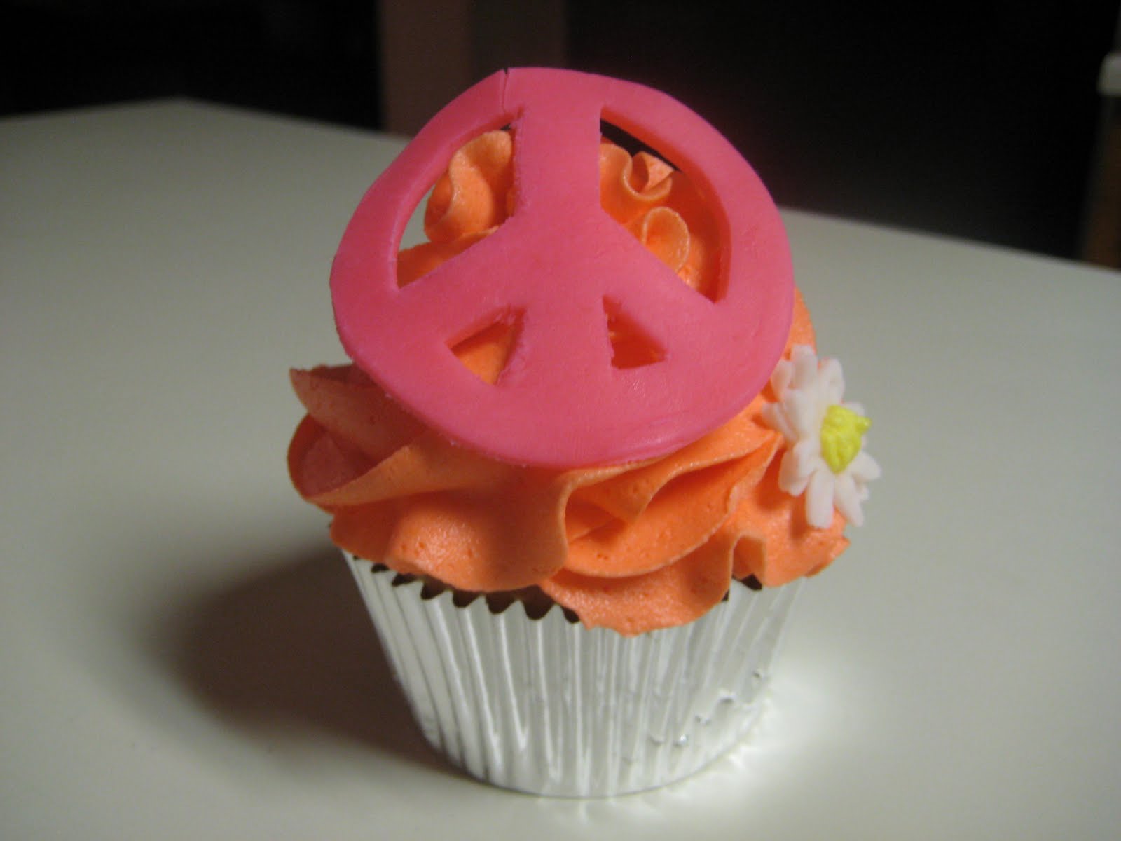 Sweetie's: Peace Sign Cupcakes