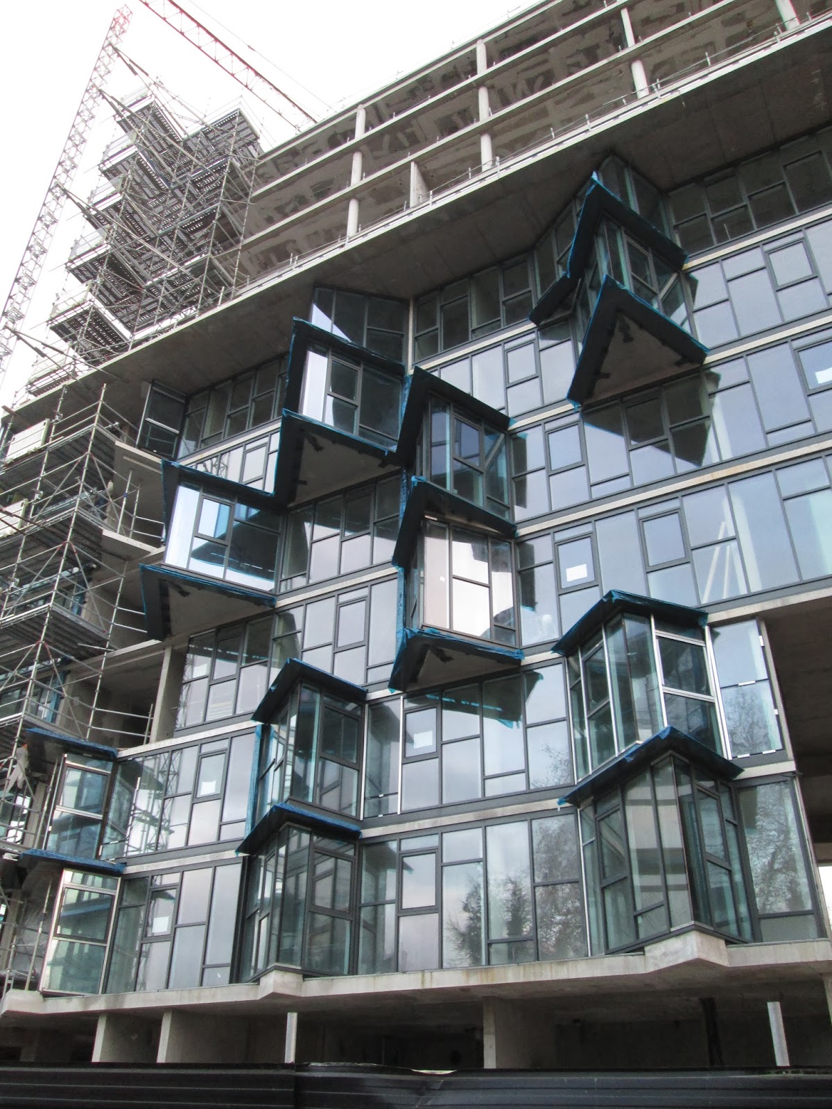 EntreVoir: Jean Nouvel - l'immeuble Cap Mail - Rennes suite ...