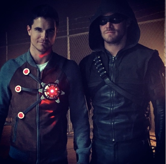 THE FLASH ¿FIRESTORM EN ARROW? CLIP DE GORILA GRODD