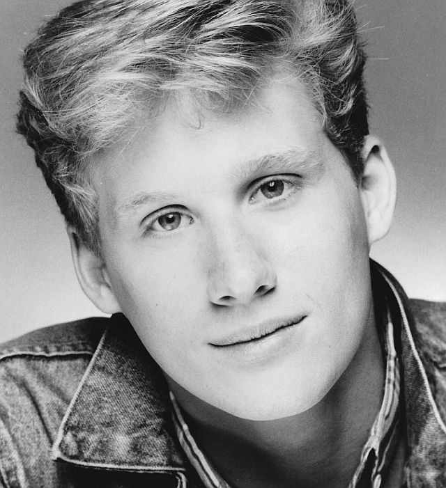 Favorite Hunks & Other Things: Thursday, November 21, 2019