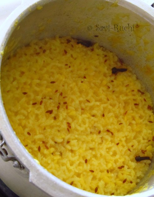 Savi-Ruchi: Easiest khichdi | Dheeli Khichdi | Rice and Lentils Porridge