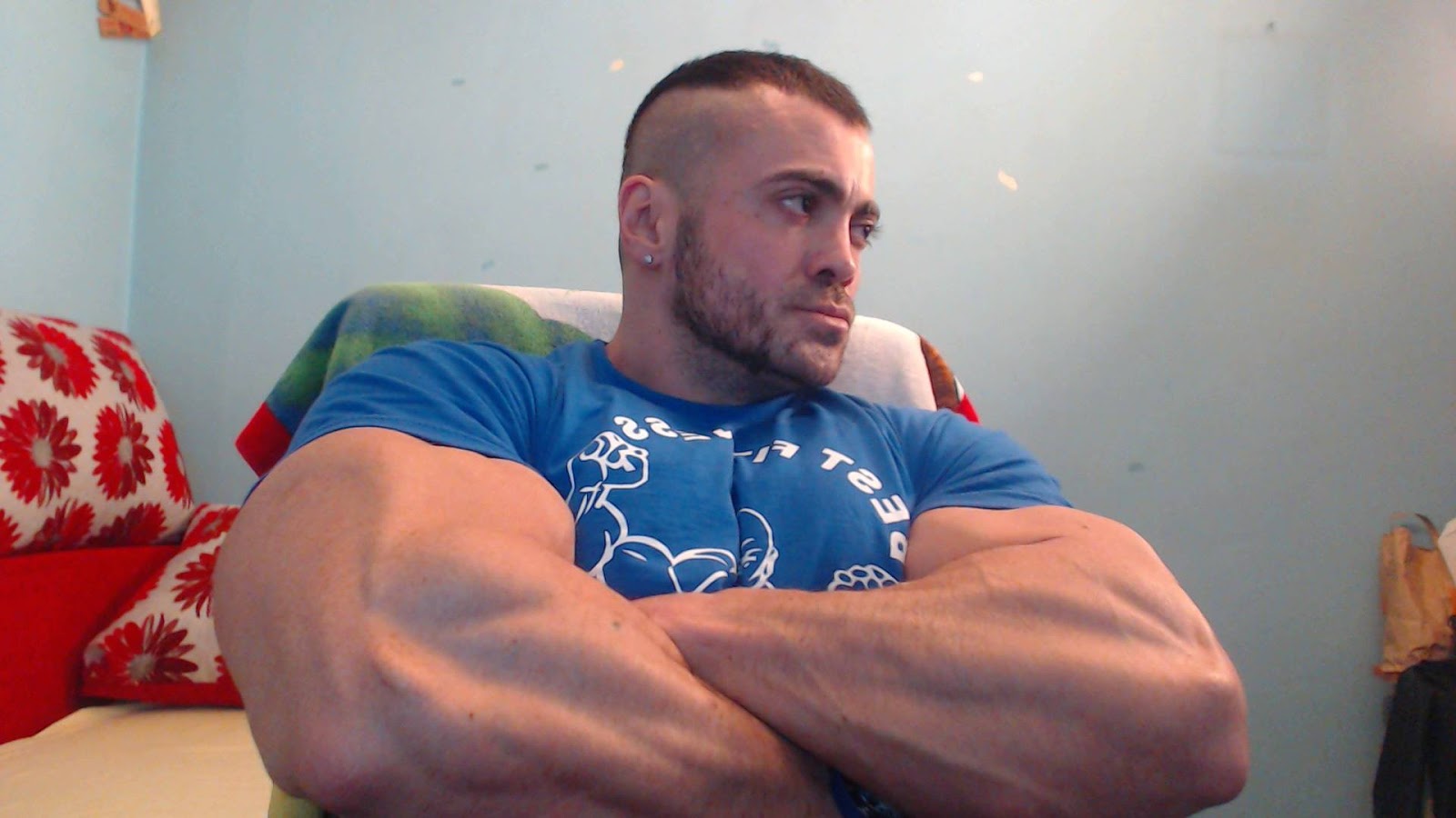 Muscle Lover: Bodybuilders with crossed arms (3)