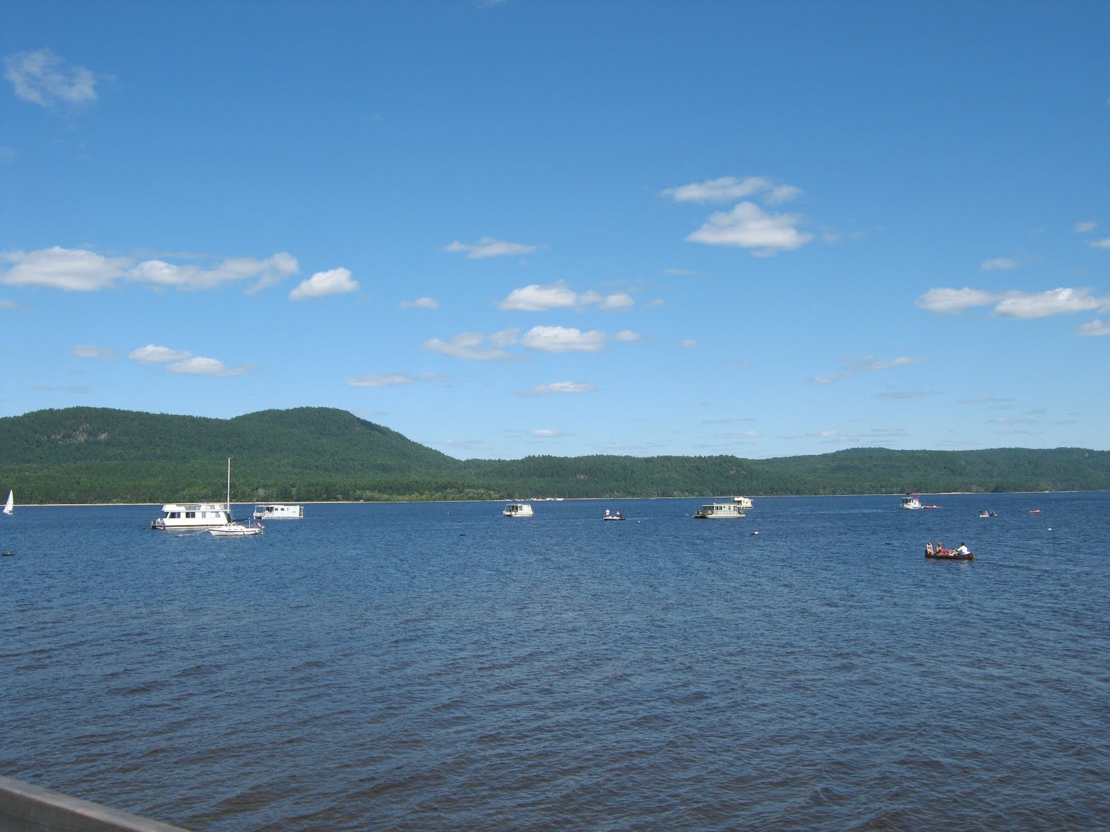ziniania's corner: Beautiful Ottawa River (in Deep River, Ontario)