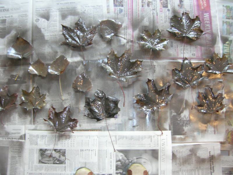 Maison Newton: Spray Painting Leaves