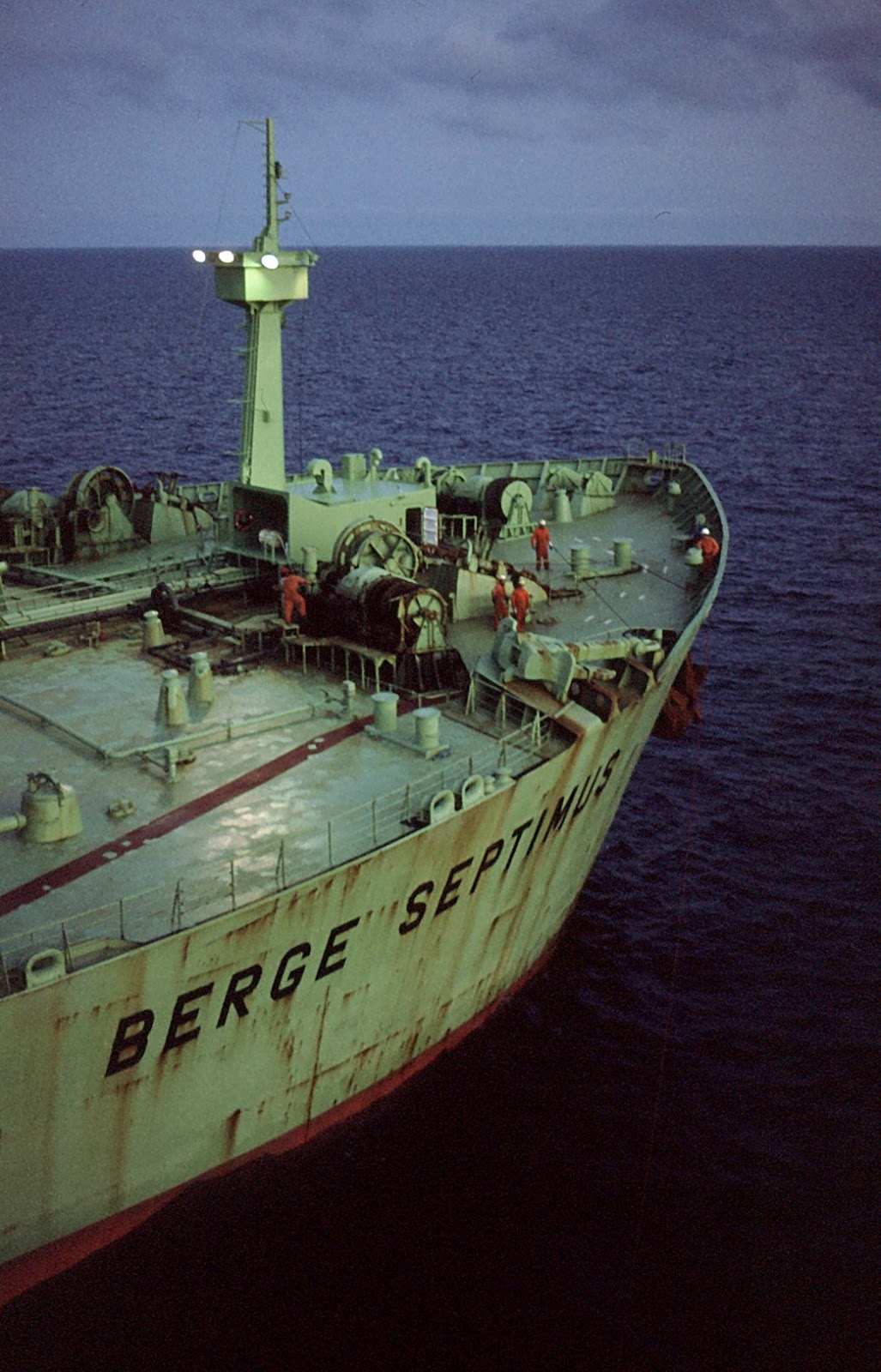 'ZIEN EN WETEN': NISO M.S. SHELL TANKERS B.V. ( DEEL 2 )