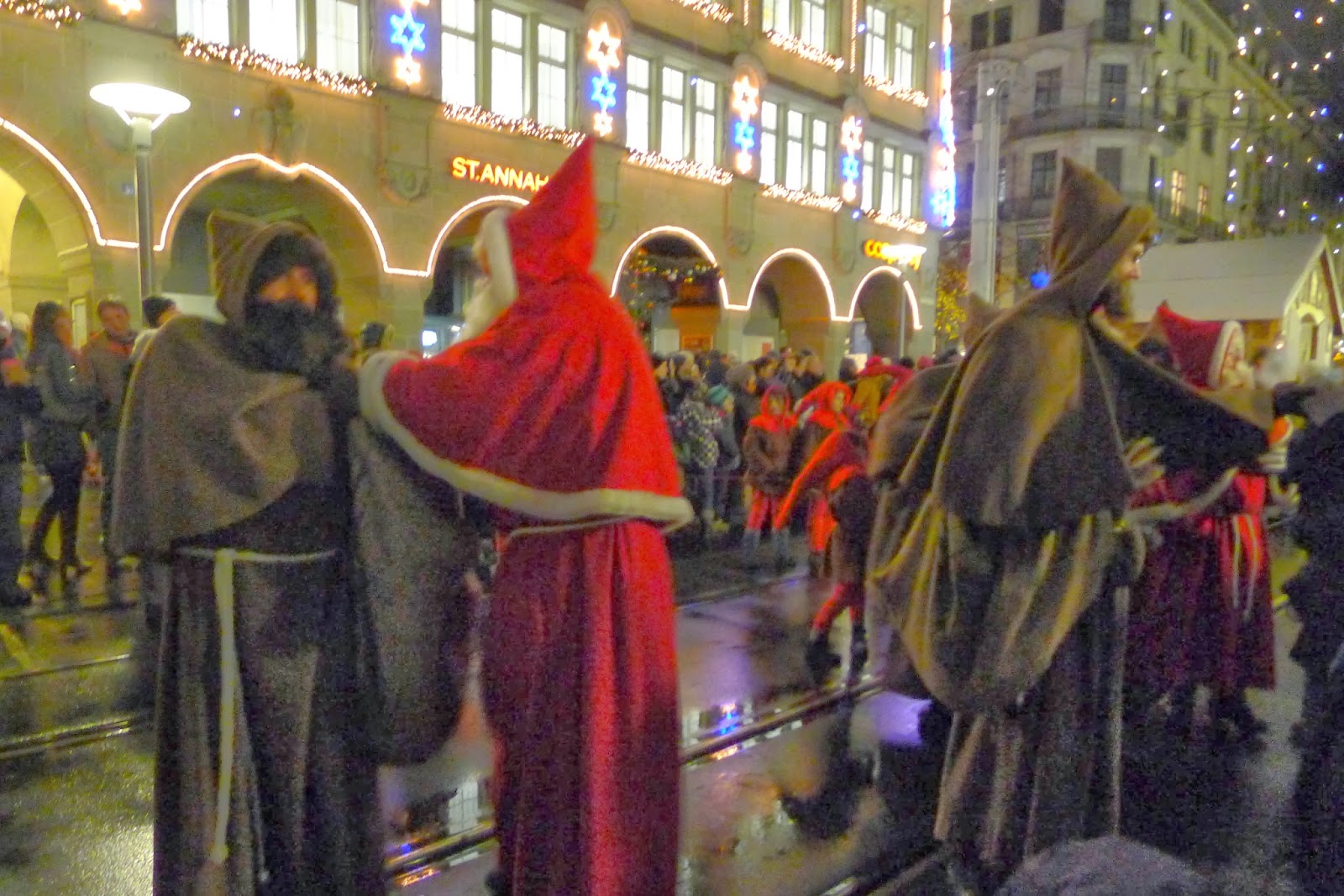 Six in Switzerland: Schmutzli is coming to town