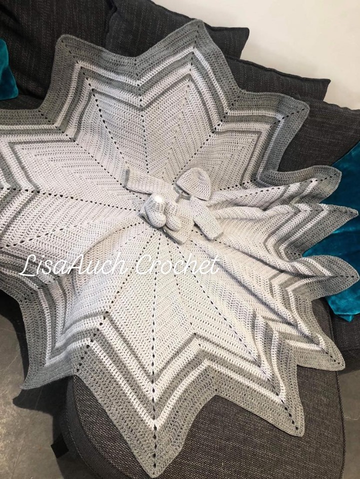 FREE Crochet Blanket Pattern 12 Point Round Ripple Star Crochet Blanket