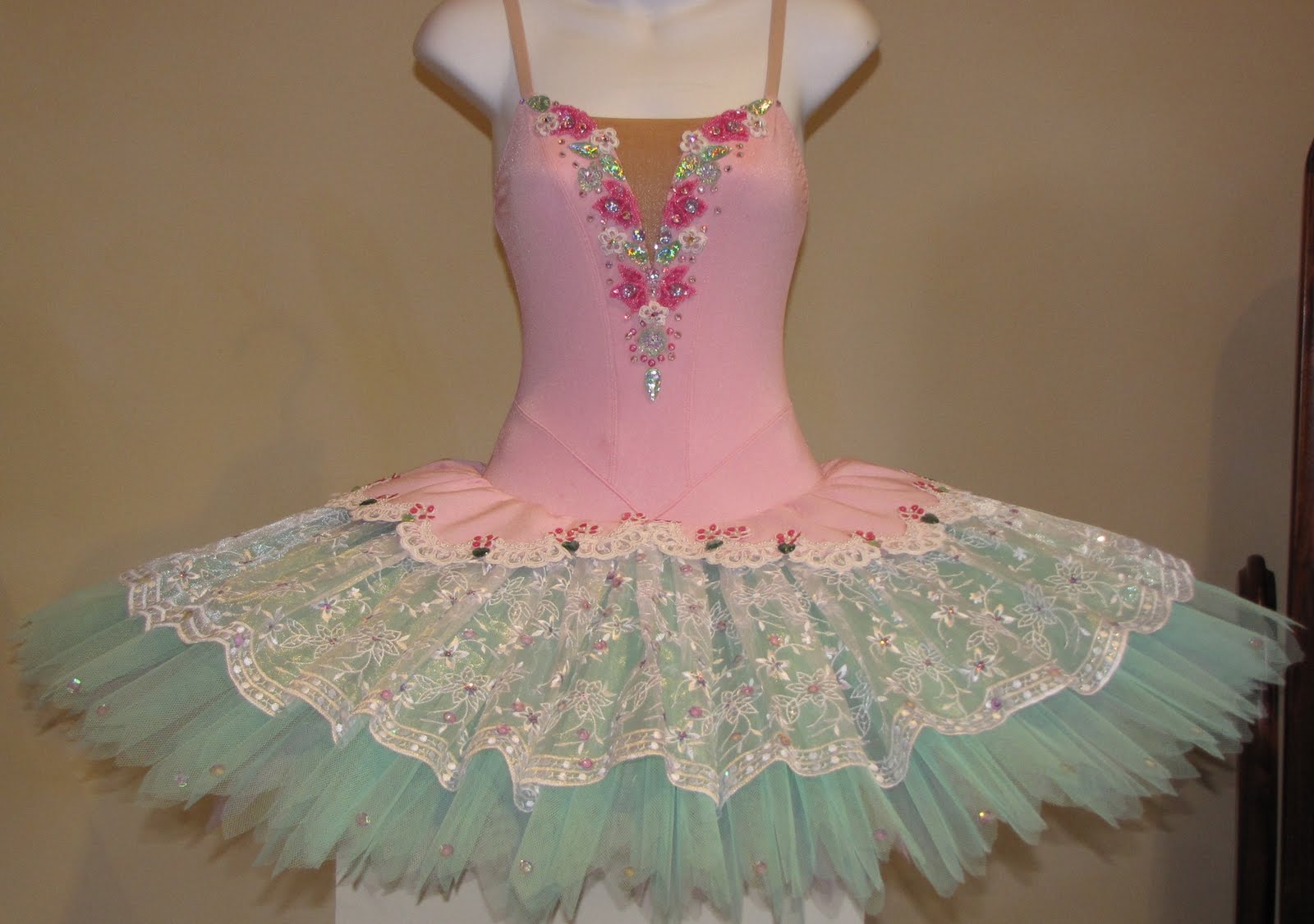 Tutus by Dani: Photos of my first Dewdrop tutu