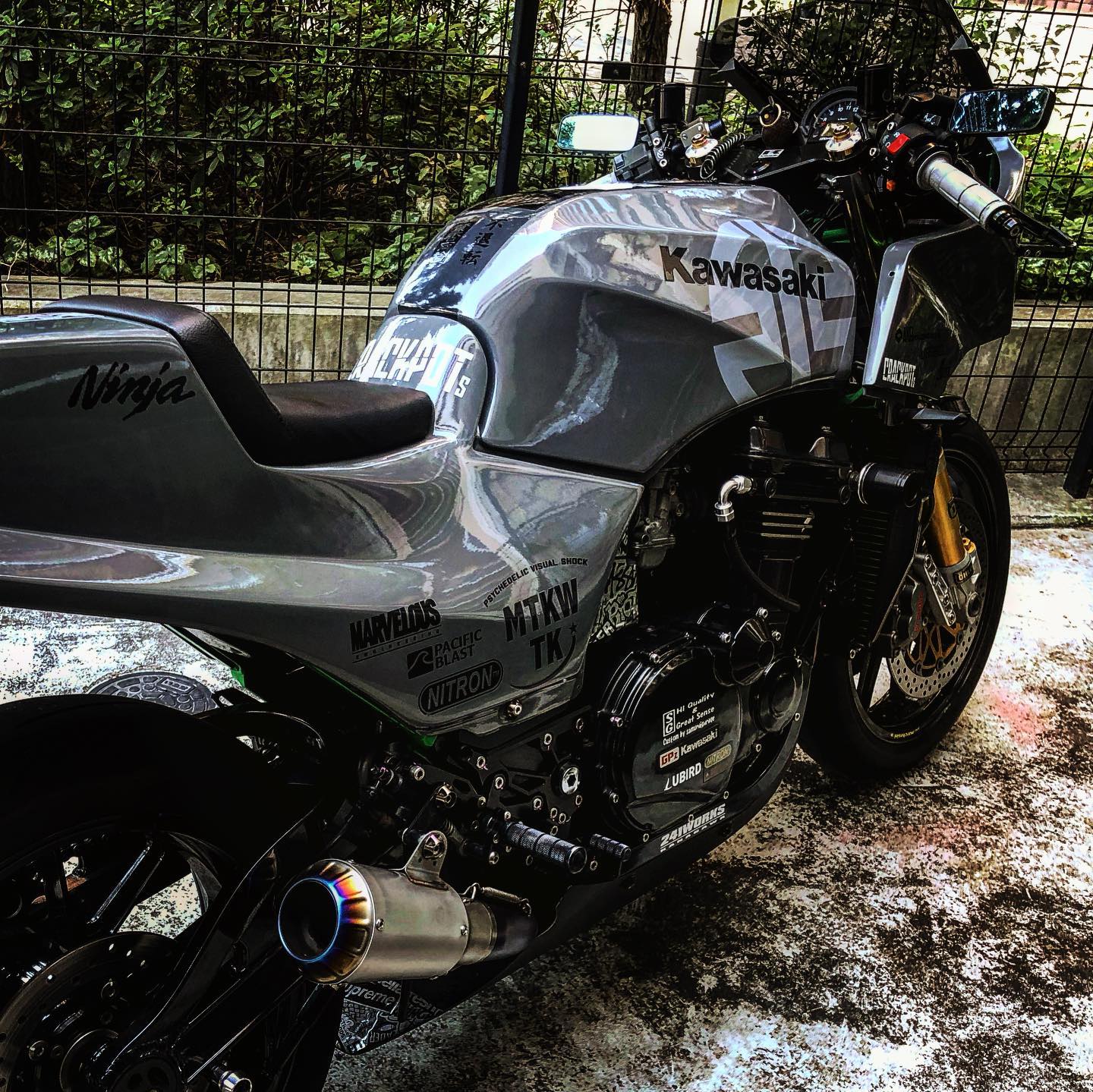 GPZ @1094.mtkw Japan Restomod - RocketGarage - Cafe Racer Magazine