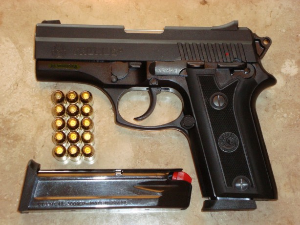 Colecionador de Armas: Taurus PT 938