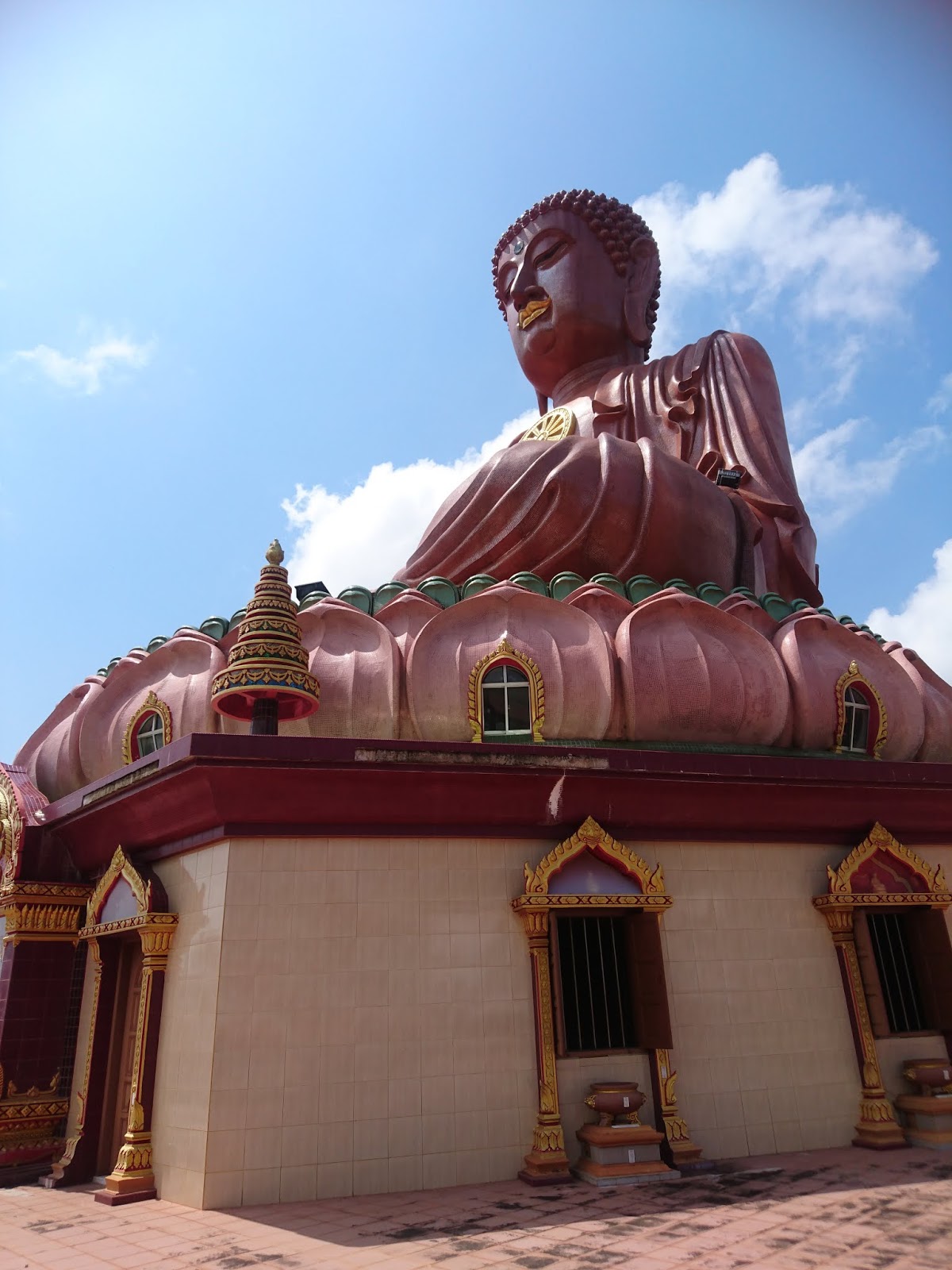 享受生活: Wat Machimmaram (Big Sitting Buddha)
